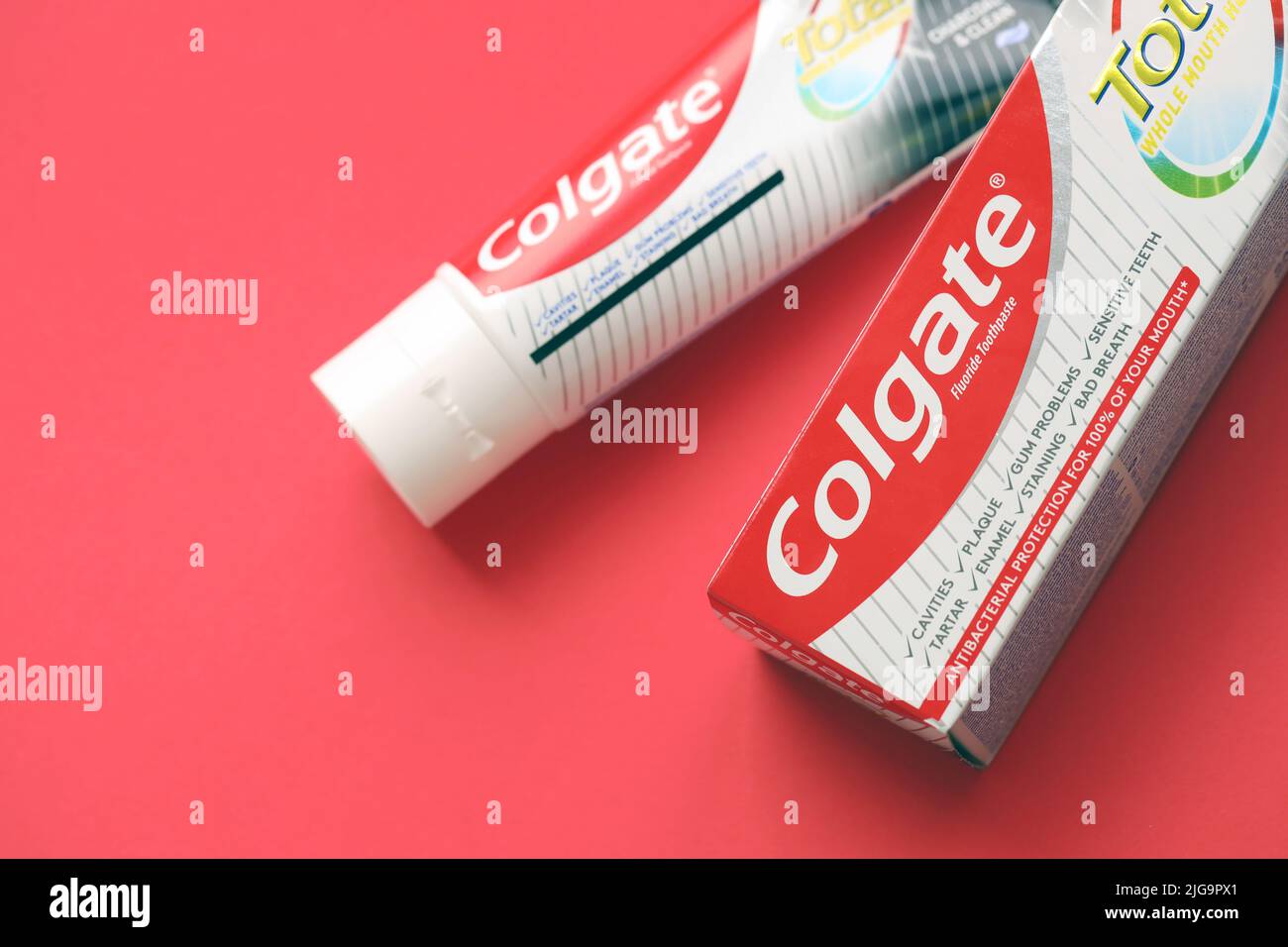 Full image toothpaste and toothbrush hi-res stock photography and ...