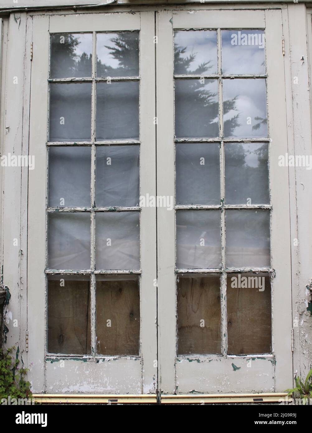Window of an Irish cottage Stock Photo - Alamy