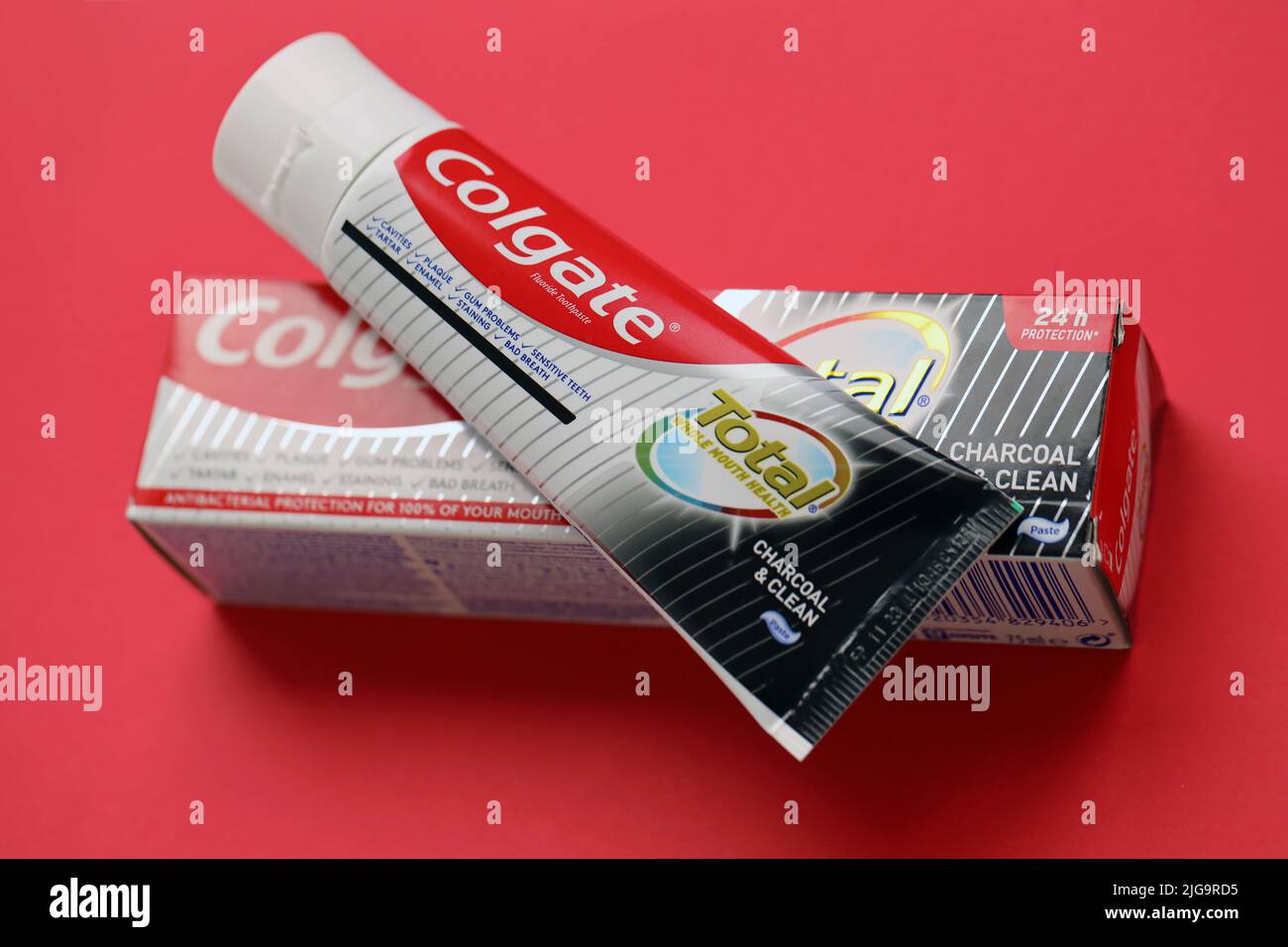 Full image toothpaste and toothbrush hi-res stock photography and ...