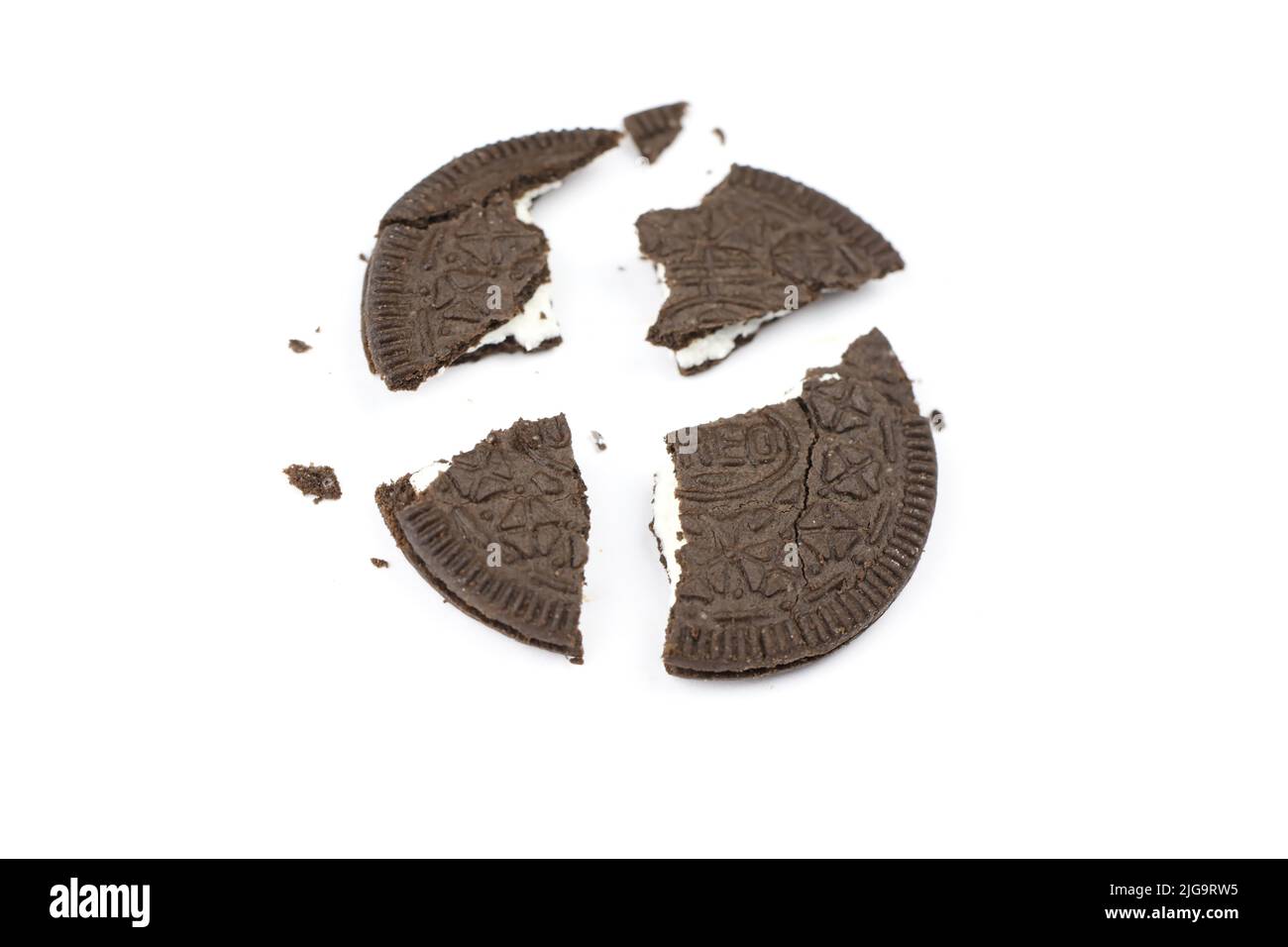 Oreo biscuit thins hi-res stock photography and images - Alamy