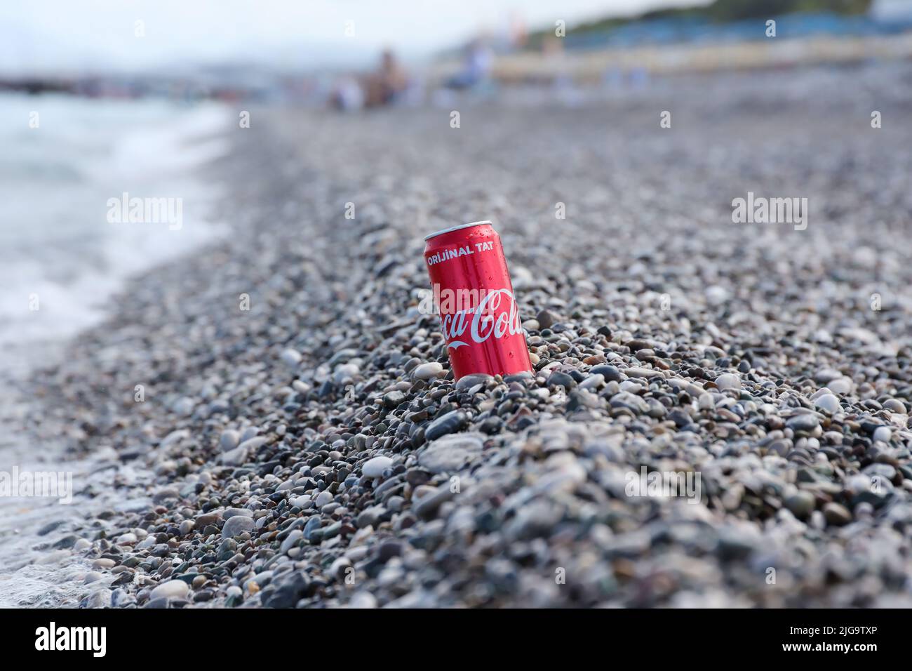 Coca cola can on beach hi-res stock photography and images - Alamy