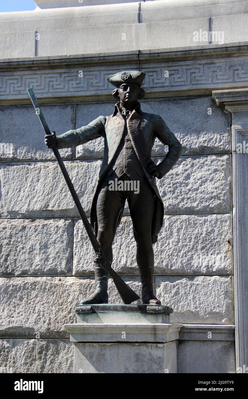 Trenton Battle Monument, sculptures of soldiers guarding the entrance ...