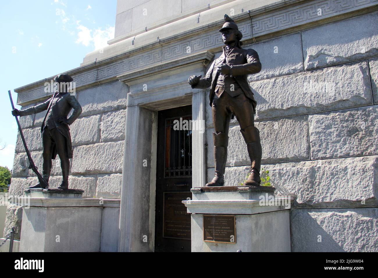 Trenton Battle Monument, sculptures of soldiers guarding the entrance ...