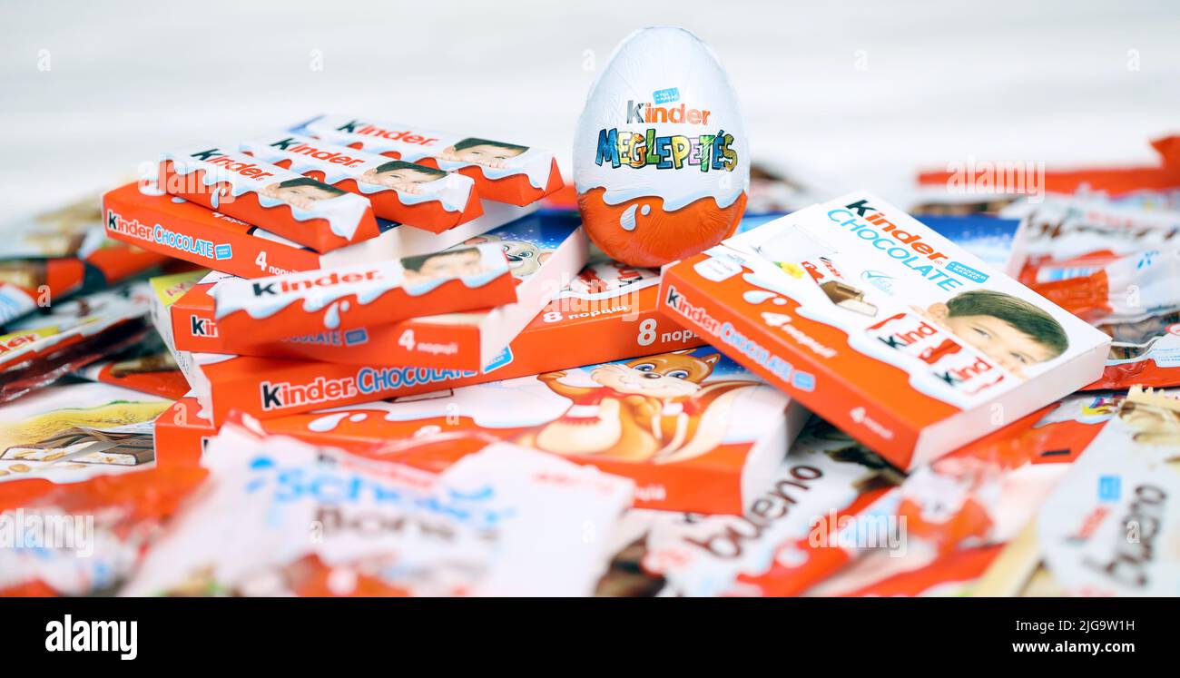 Kinder country bar hi-res stock photography and images - Alamy