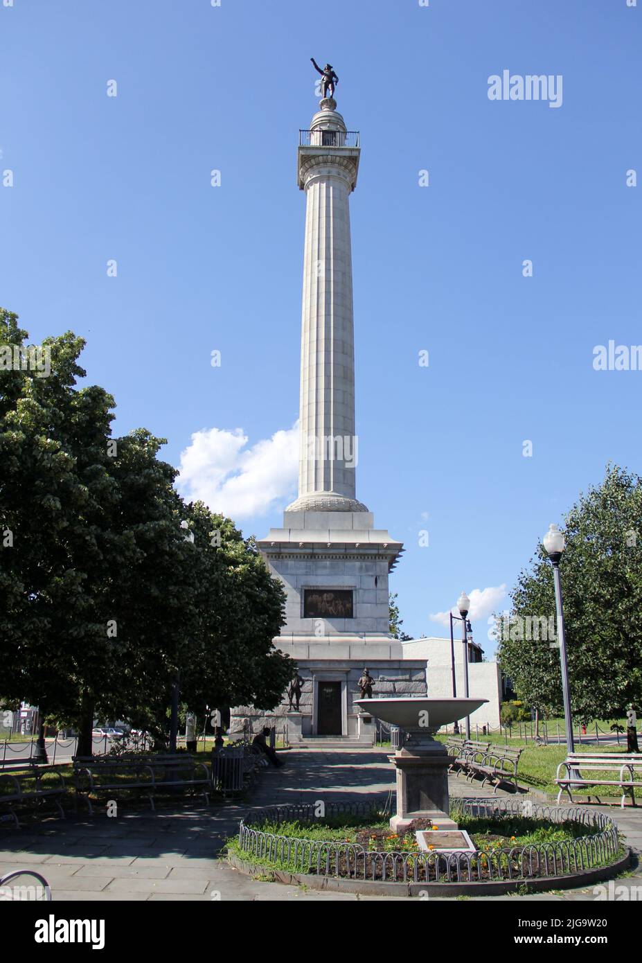Battle Monument, commemorates the December 26, 1776 Battle of Trenton ...