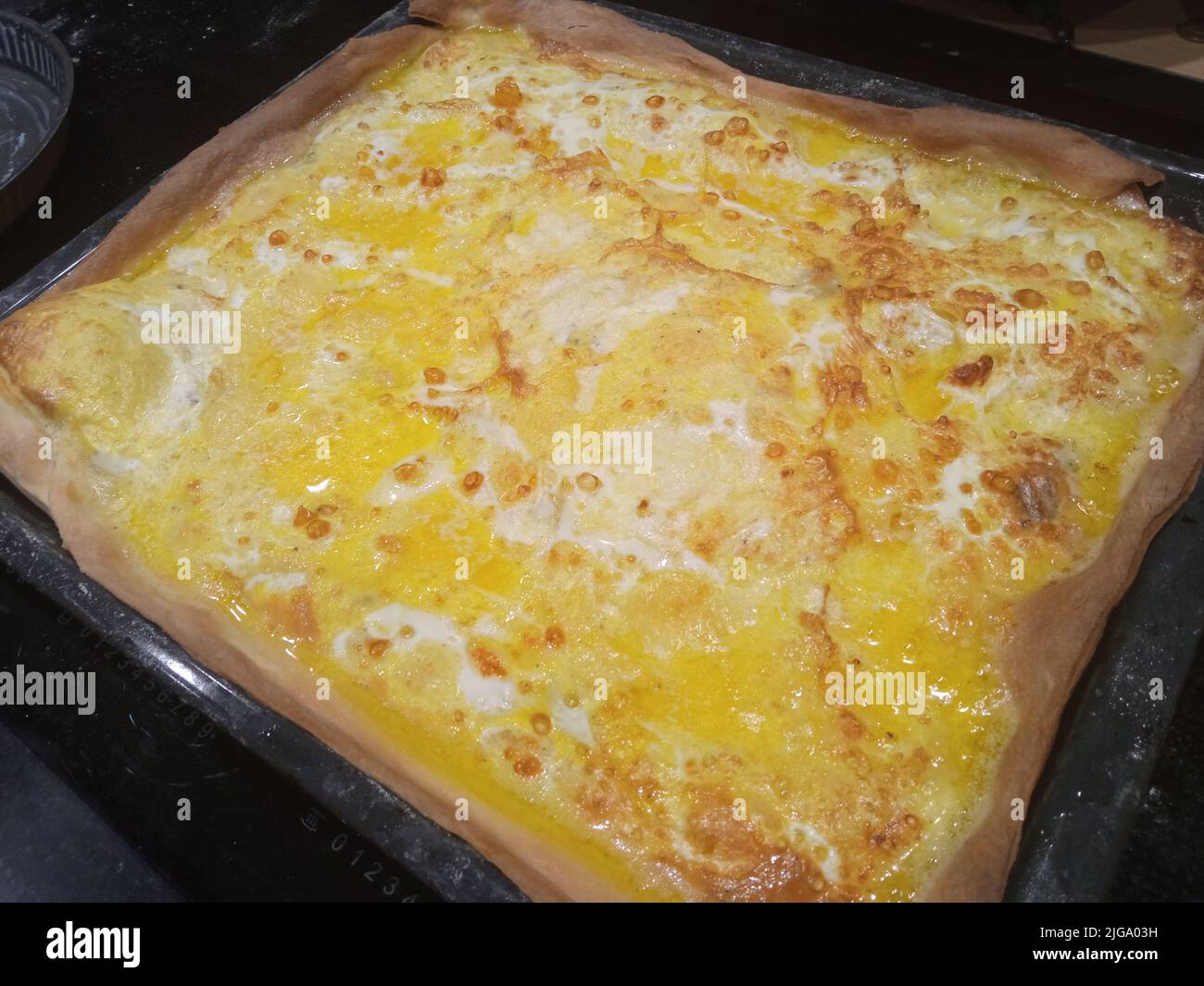Burnt quiche hi-res stock photography and images - Alamy