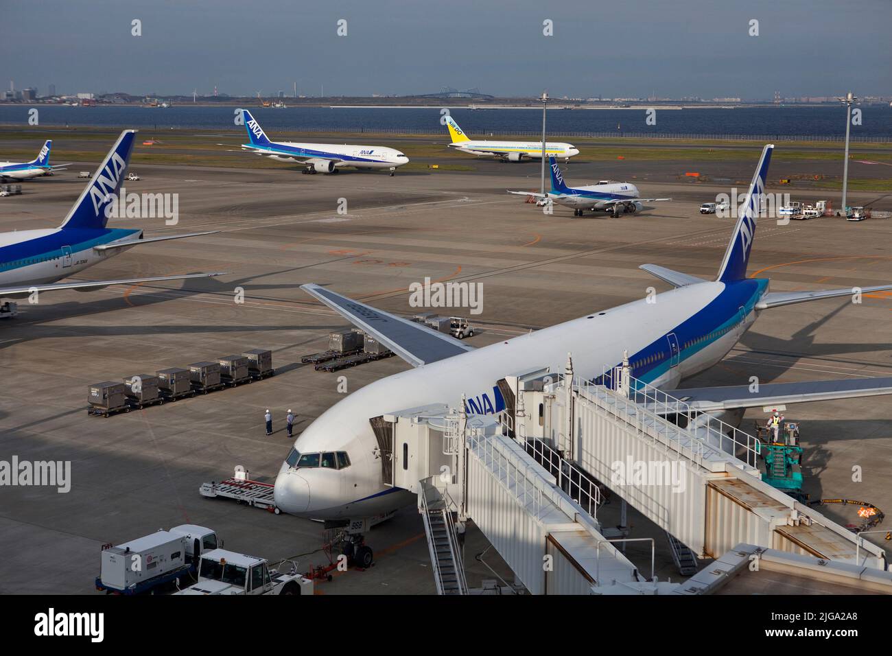 Aircraft on tarmac at Haneda Airport, Tokyo, Japan Stock Photo - Alamy