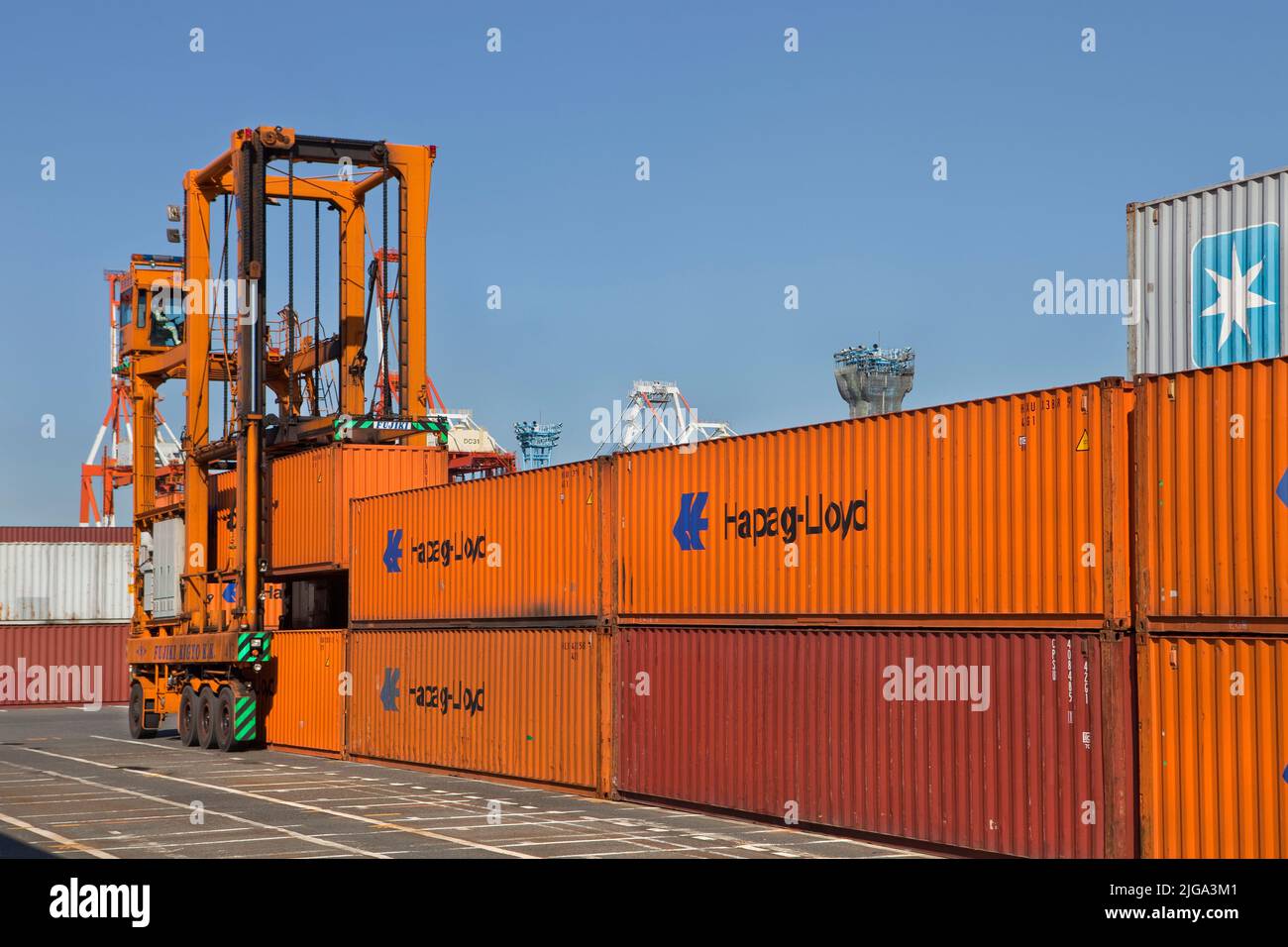 Crane load containers port Yokohama Japan H Stock Photo - Alamy