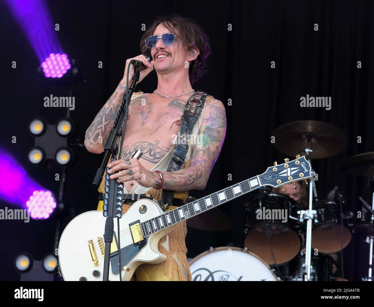 The lead singer of the darkness hi-res stock photography and images - Alamy