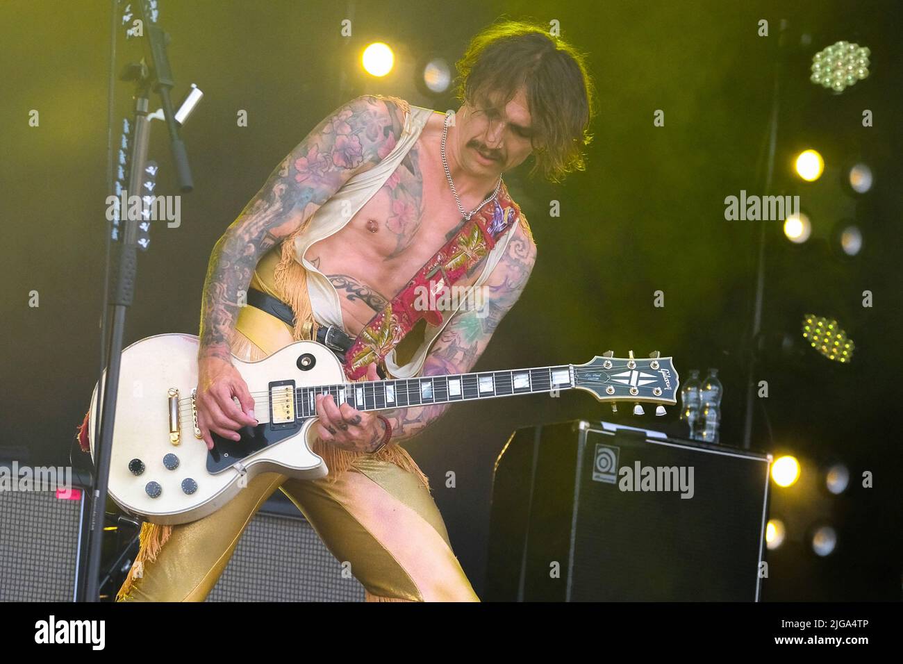 The lead singer of the darkness hi-res stock photography and images - Alamy