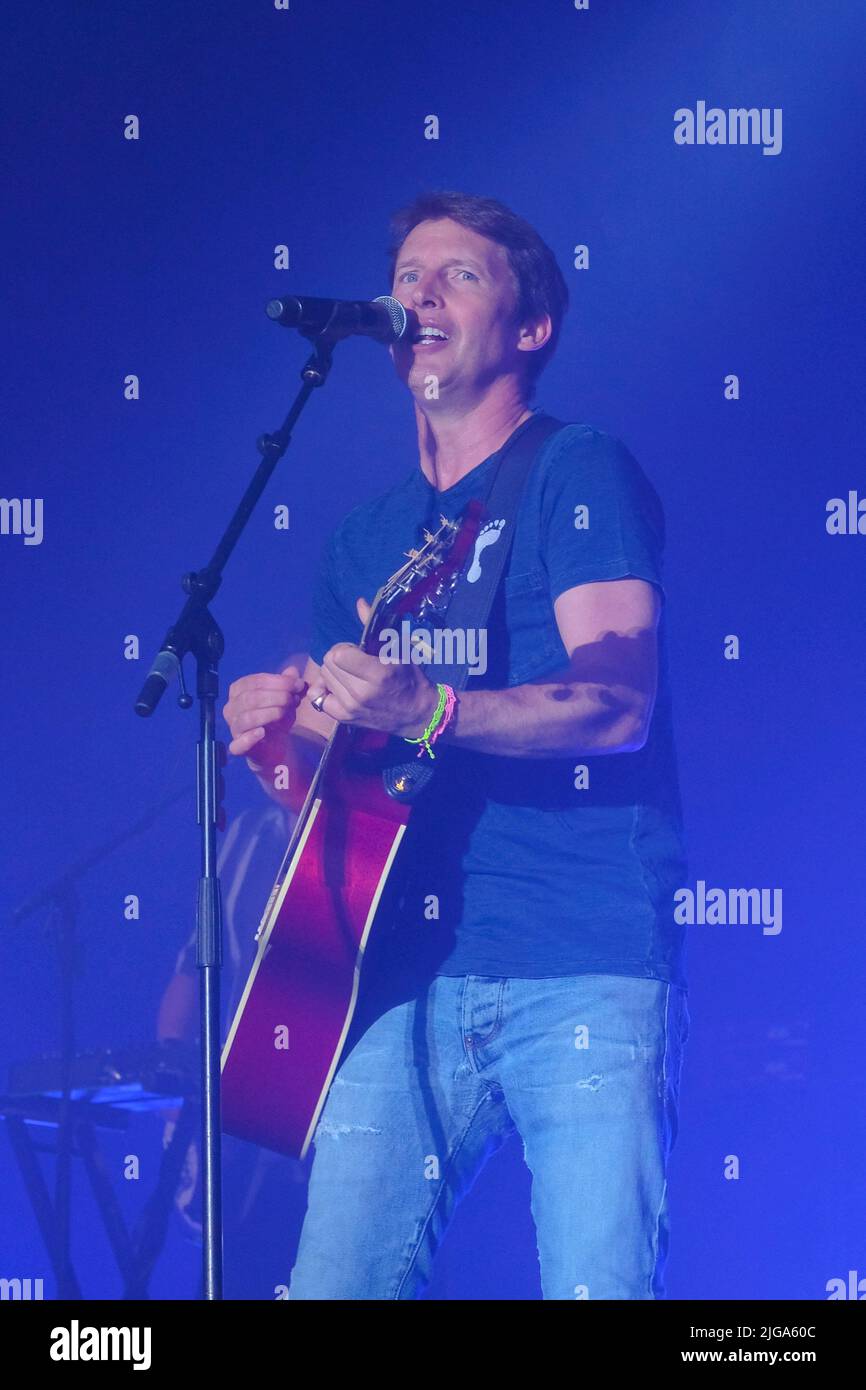 English singer, songwriter, musician, and former reconnaissance officer ...