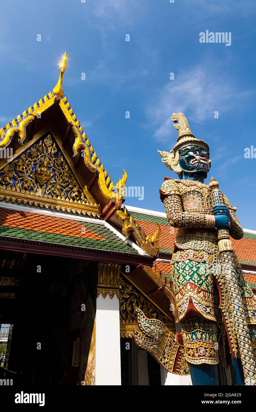 Wat Phra Kaew, Royal grand palace(emerald temple), Temple Emerald ...