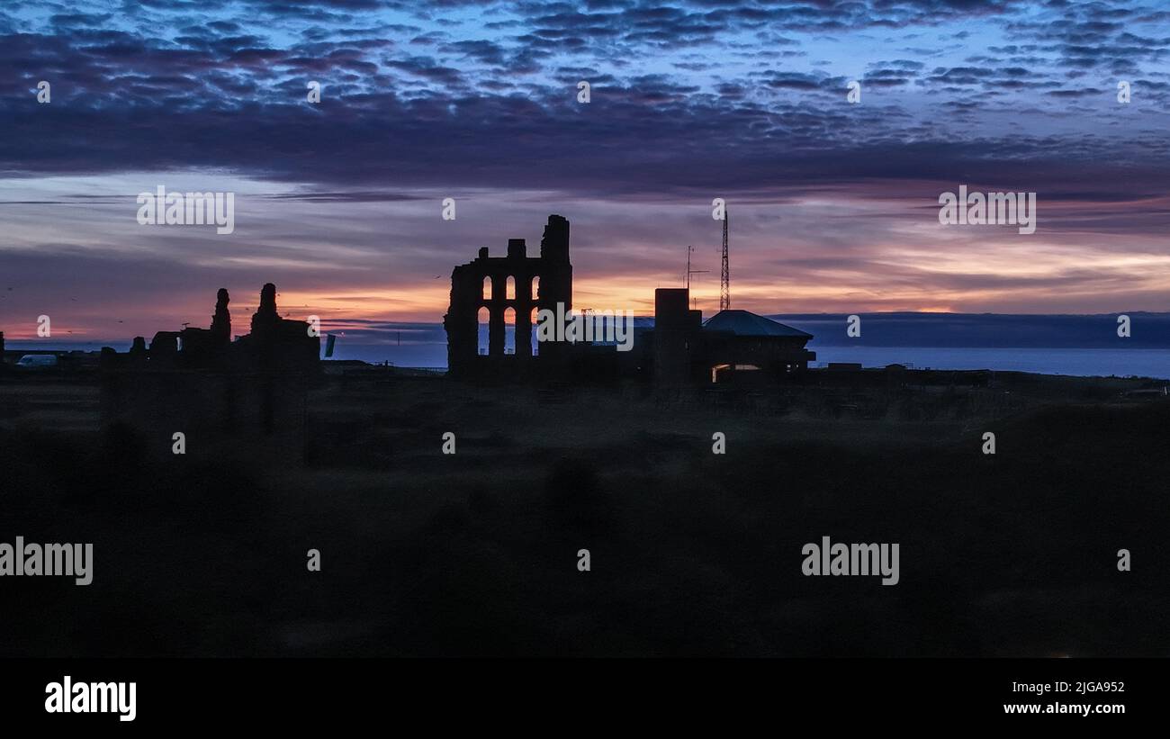 Dawn breaks over Tynemouth Priory and Castle at Tynemouth Stock Photo ...
