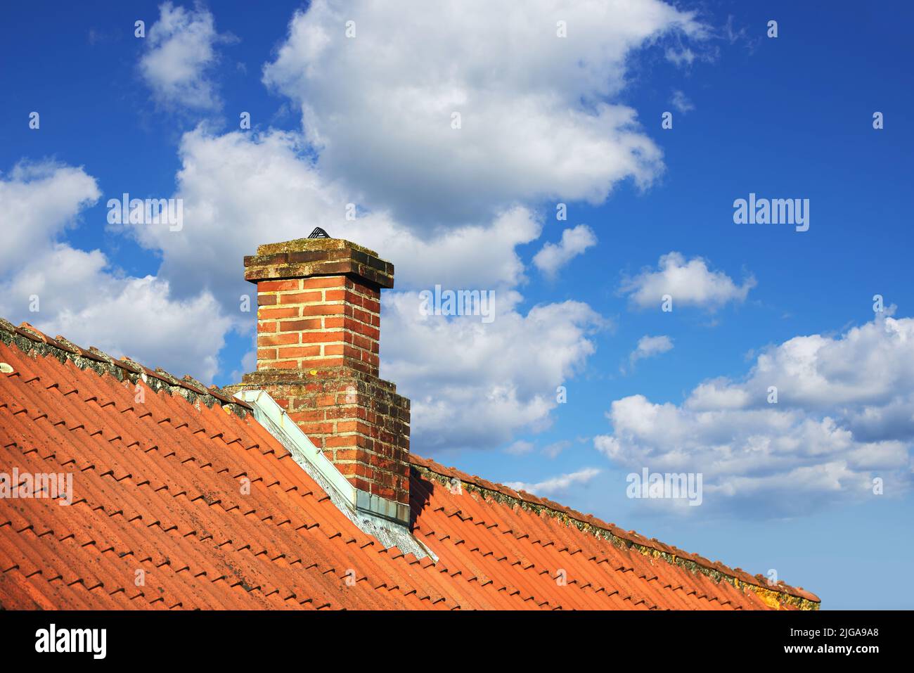 Blue asbestos hi-res stock photography and images - Alamy