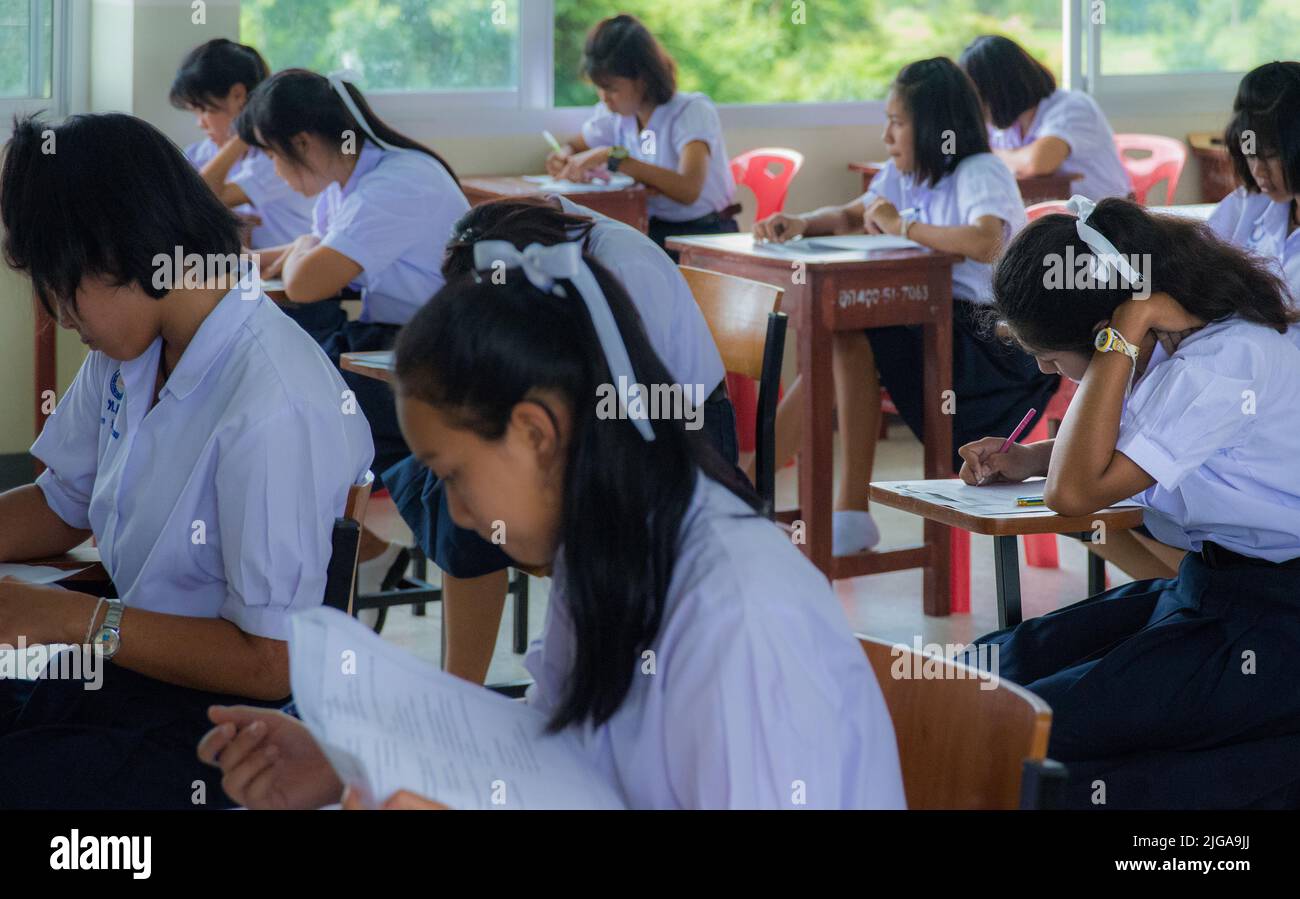 Taking test classroom hi-res stock photography and images - Alamy