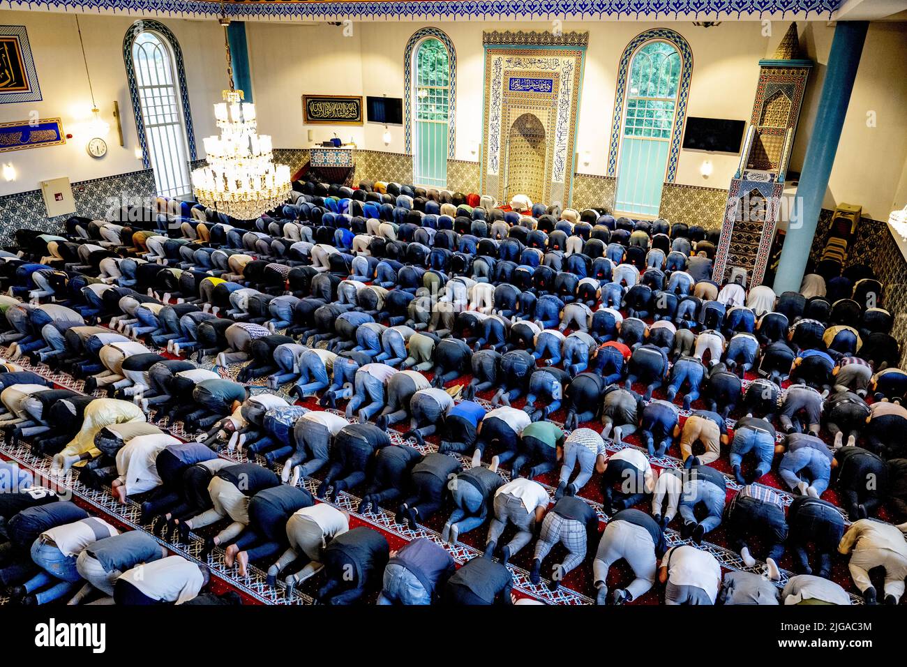 2022-07-09 06:32:03 ROTTERDAM - Muslims during morning prayers in the ...