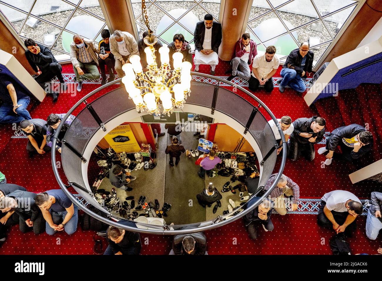 2022-07-09 06:33:54 ROTTERDAM - Muslims during morning prayers in the ...