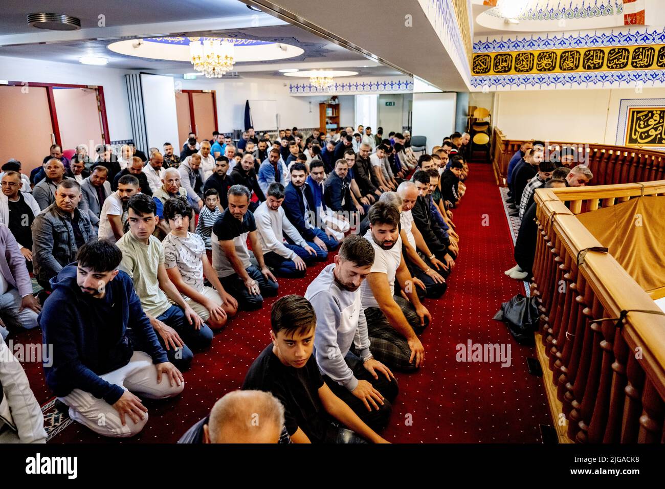 2022-07-09 06:33:03 ROTTERDAM - Muslims during morning prayers in the ...