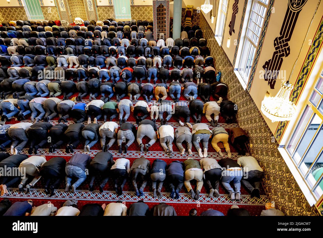 2022-07-09 06:32:12 ROTTERDAM - Muslims during morning prayers in the ...