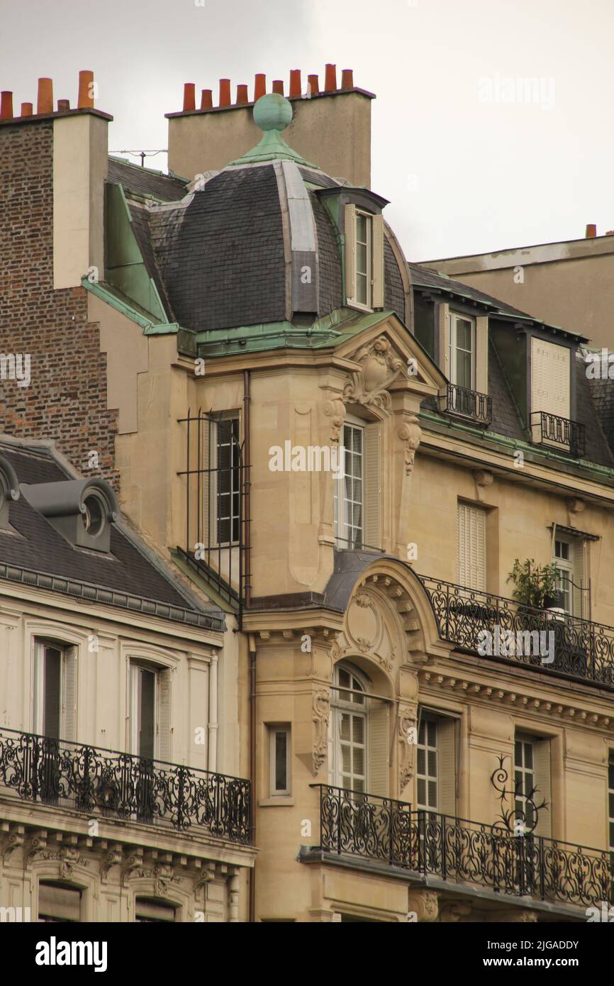 Paris people view window hi-res stock photography and images - Alamy