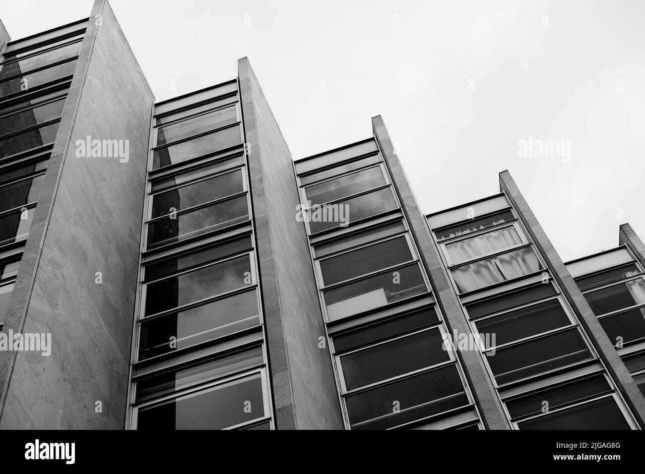 Horizontal building structure hi-res stock photography and images - Alamy