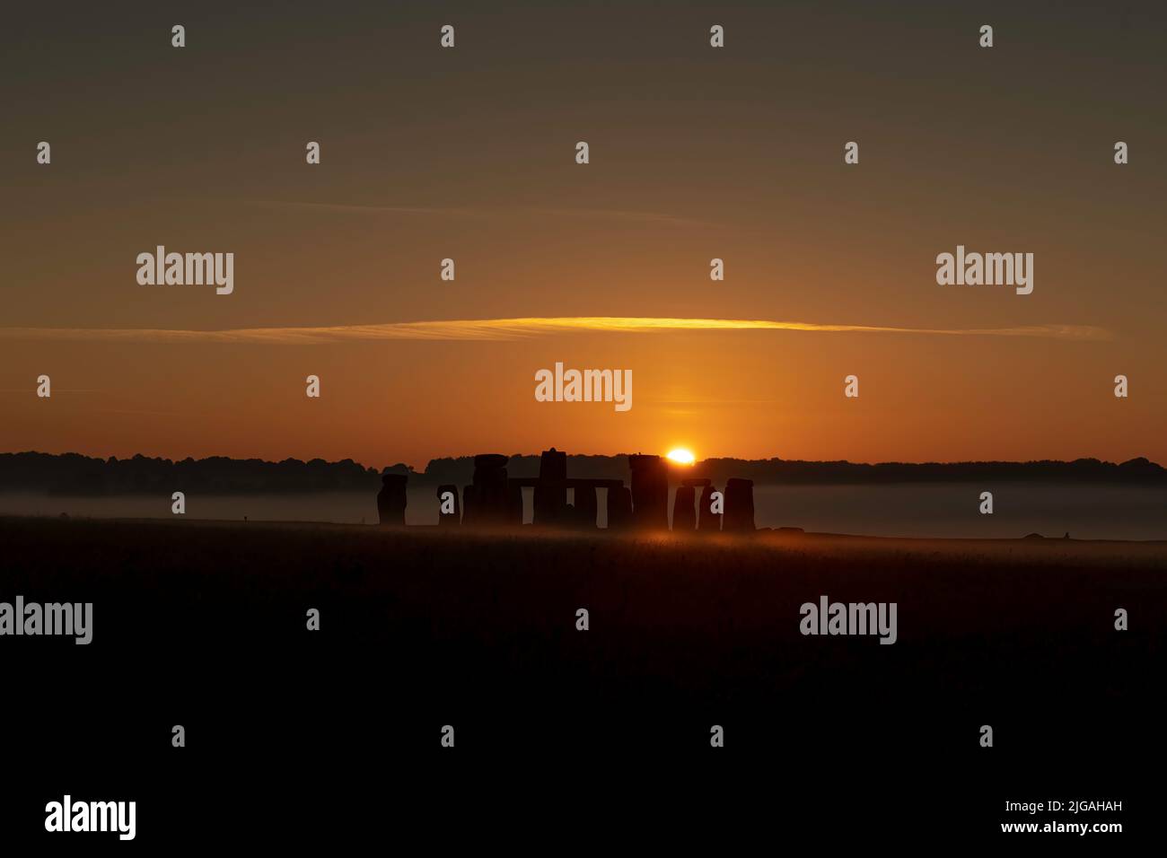 Stonehenge Summers Morning Sunrise Stock Photo - Alamy