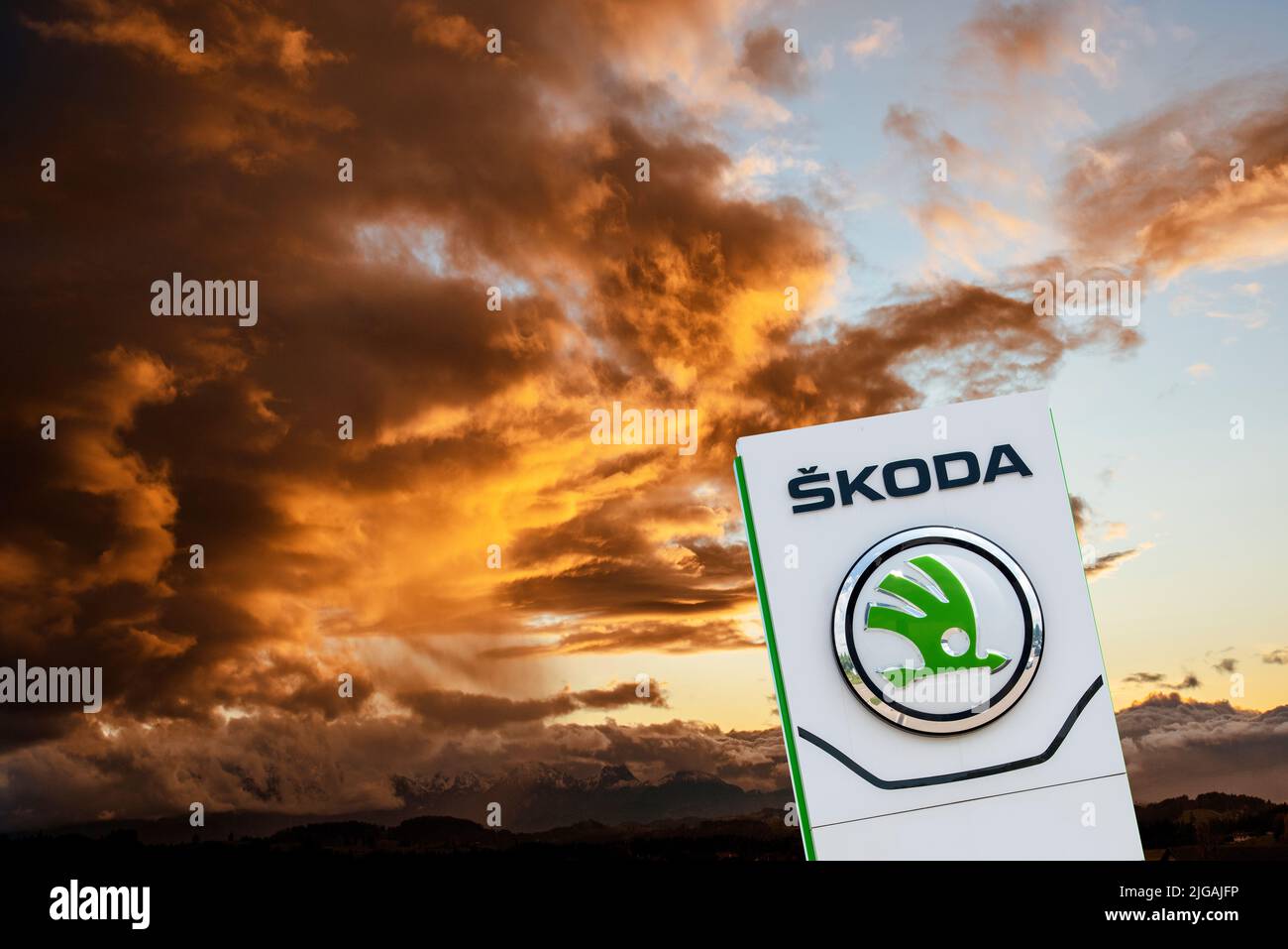 Werbe- und Firmanschild der Firma Skoda Stock Photo - Alamy