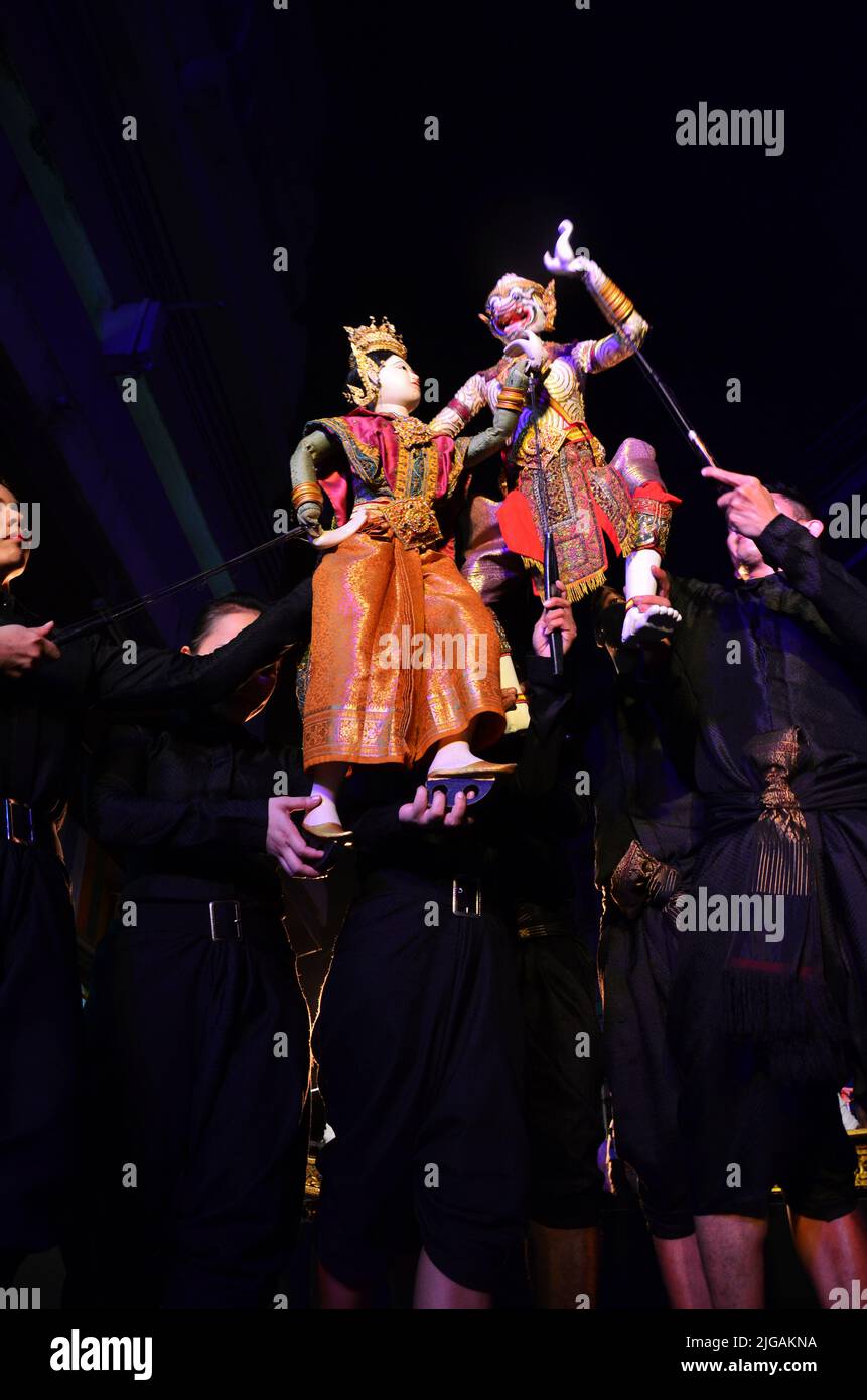 Siam marionette hi-res stock photography and images - Alamy