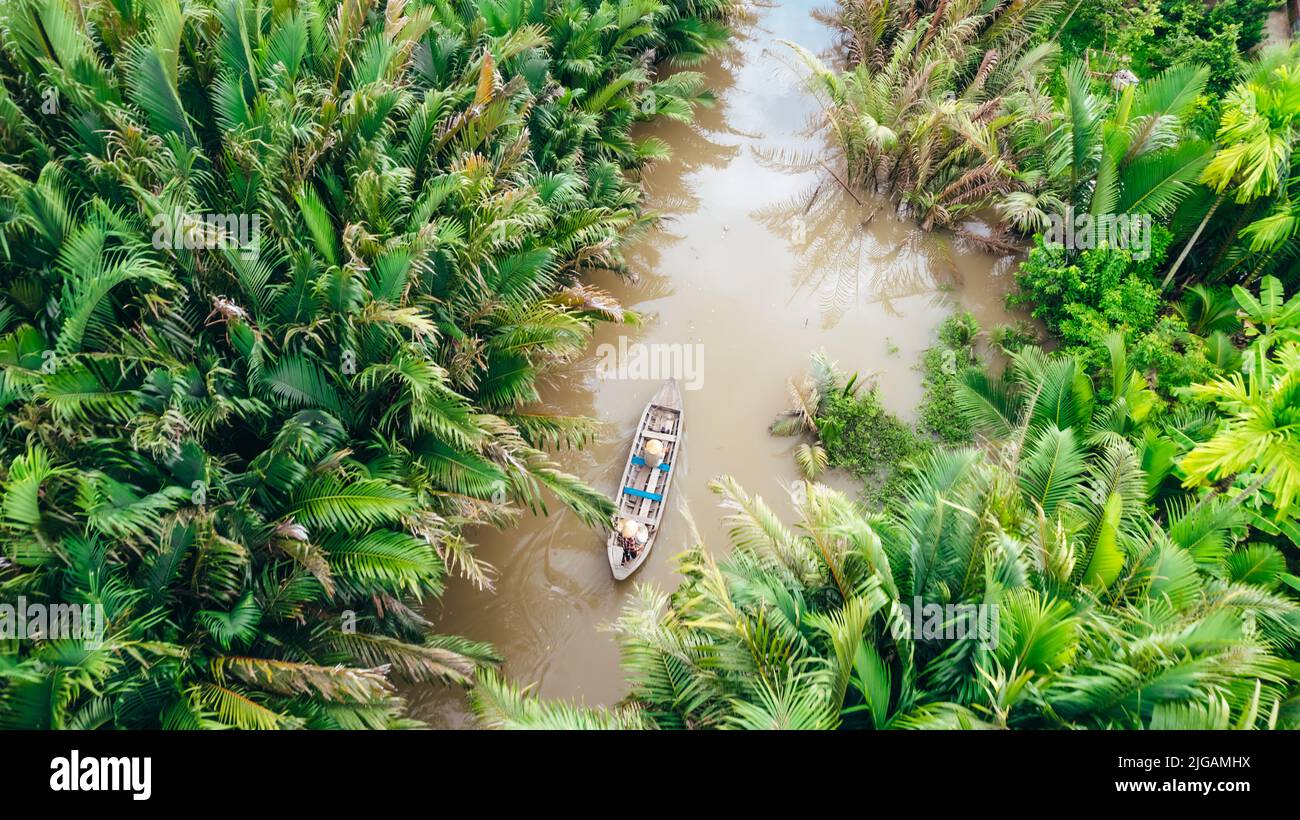 Sampan boat hi-res stock photography and images - Alamy