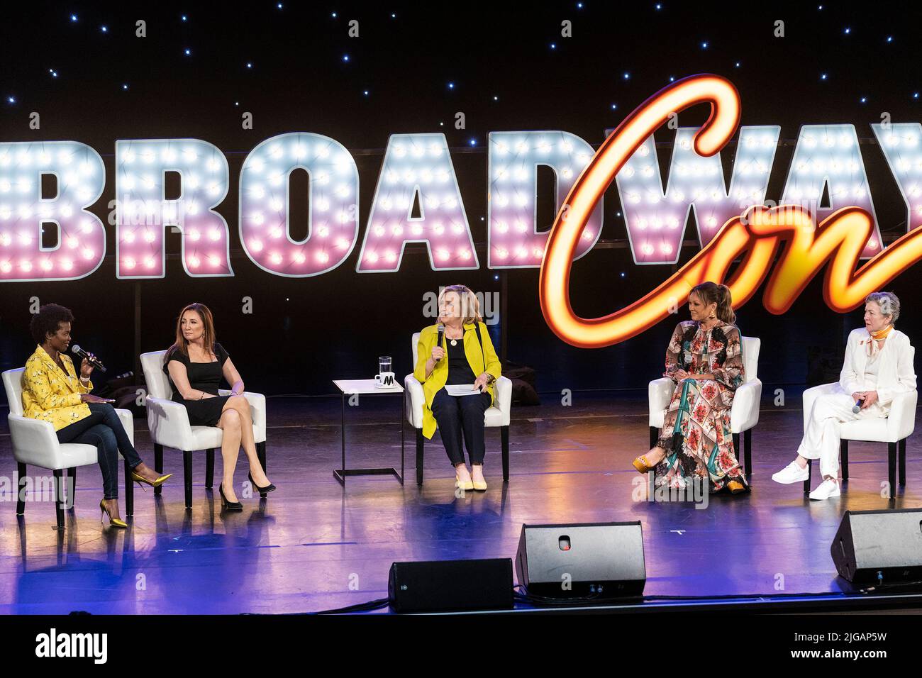 Donna murphy center stage hi-res stock photography and images - Alamy