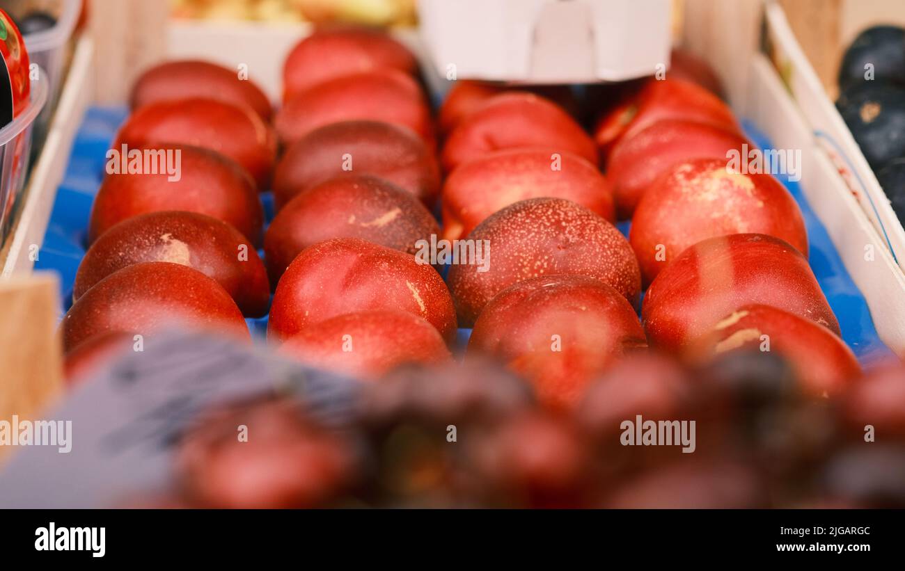Box nectarines hi-res stock photography and images - Alamy