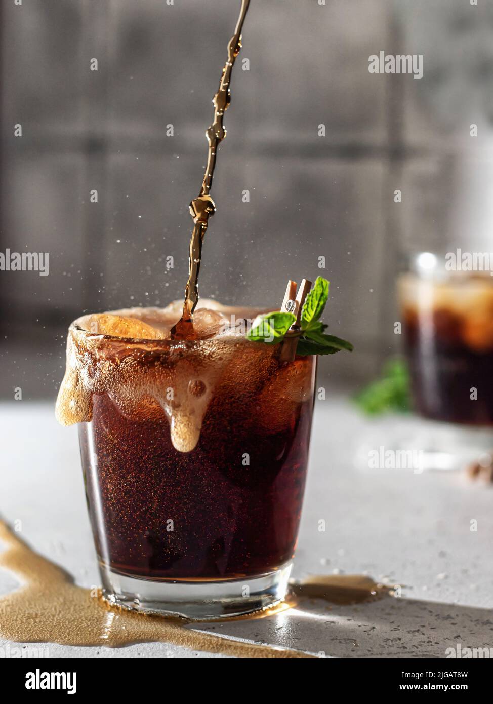 Pouring cola hi-res stock photography and images - Alamy