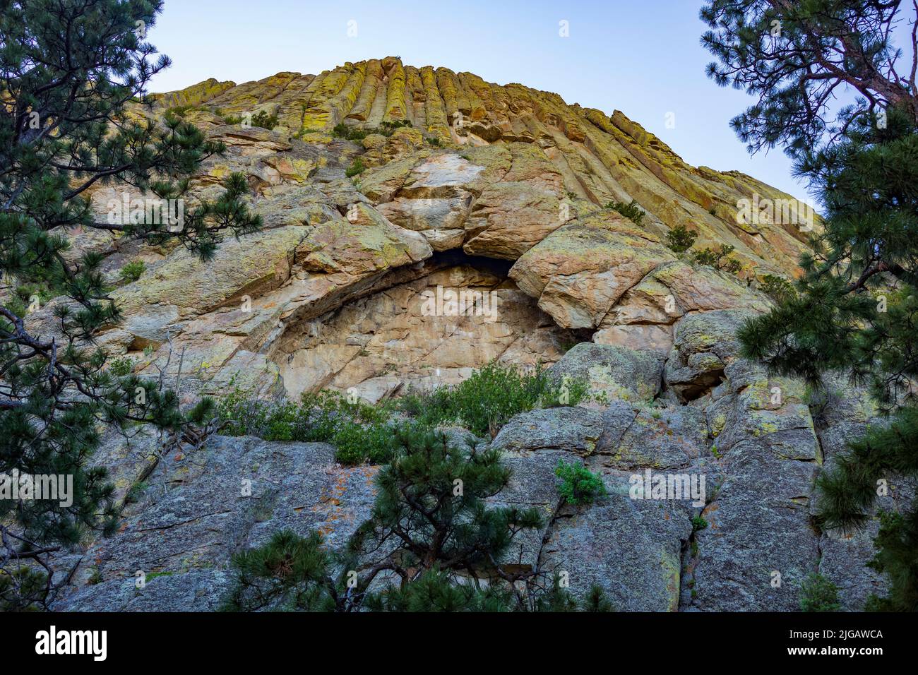 The Devils Tower, a geologic feature that protrudes out of the prairie ...