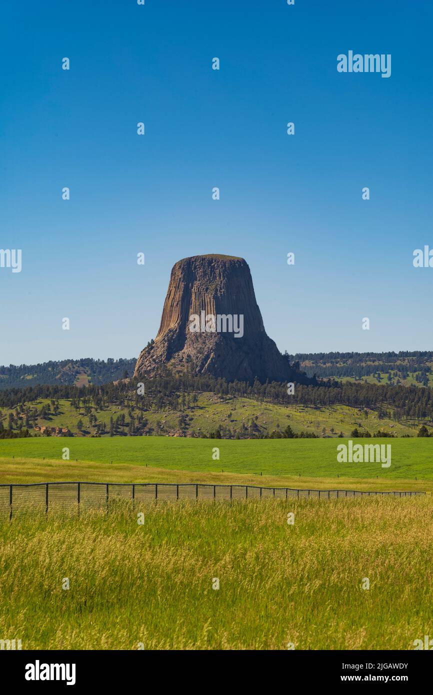 The Devils Tower, a geologic feature that protrudes out of the prairie ...