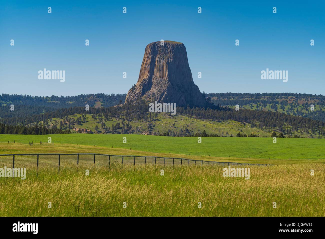 The Devils Tower, a geologic feature that protrudes out of the prairie ...