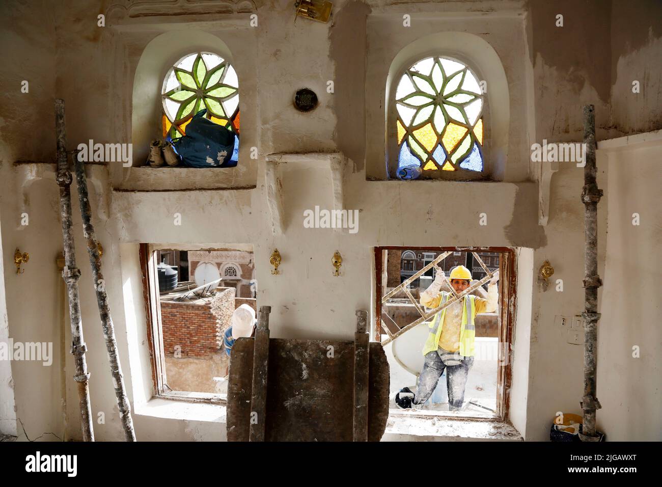 Sanaa, Yemen. 5th July, 2022. Architects work on renovating historical ...
