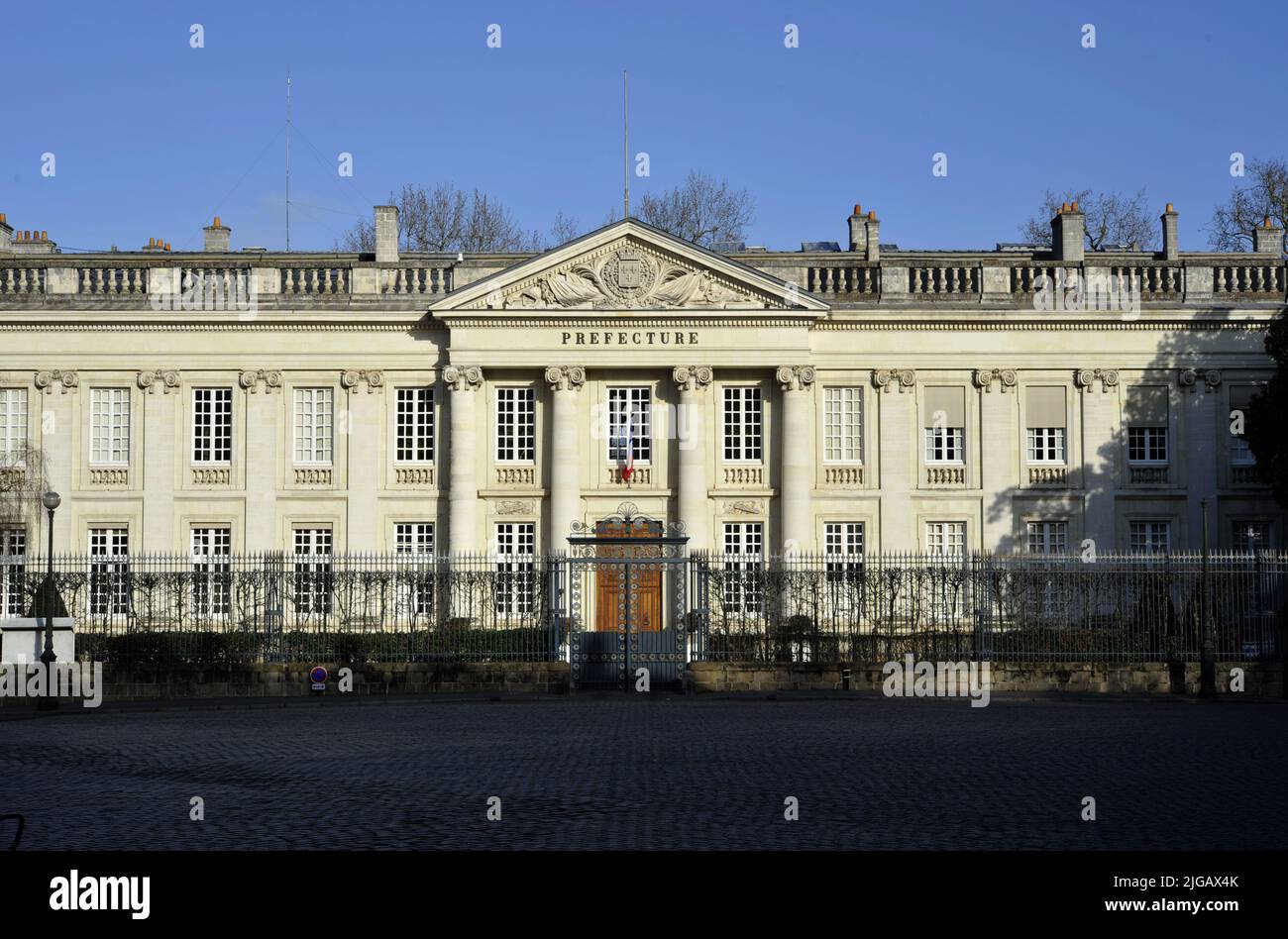 Modern classical commercial hi-res stock photography and images - Alamy