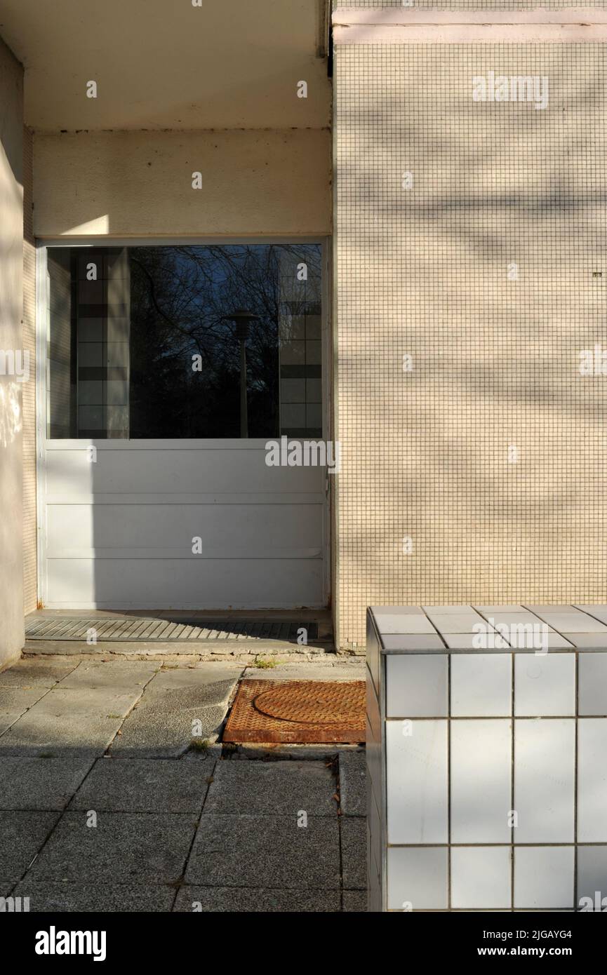 Real estate complex hi-res stock photography and images - Alamy