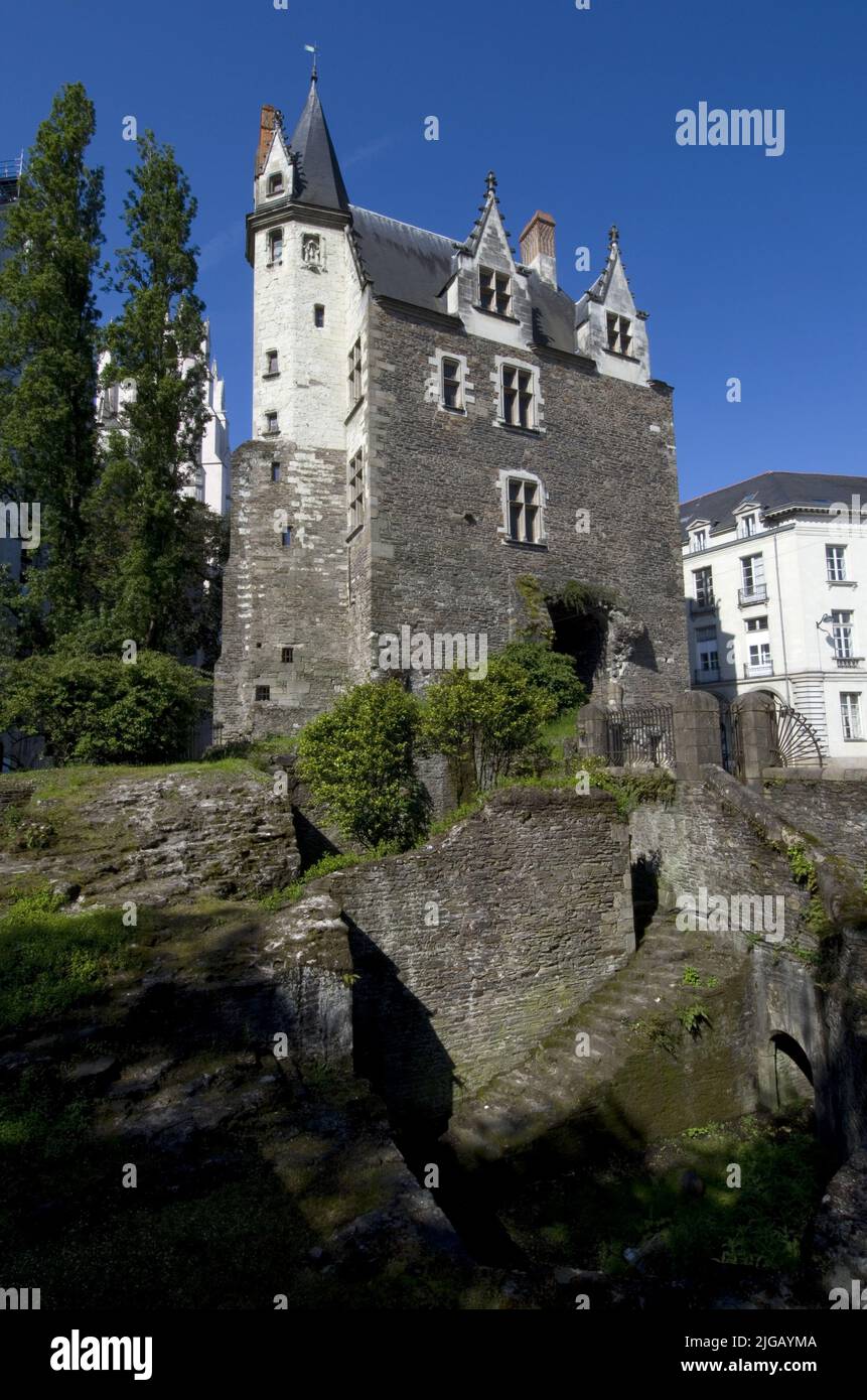building in Nantes, classical architecture, saint-pierre gate, porte ...