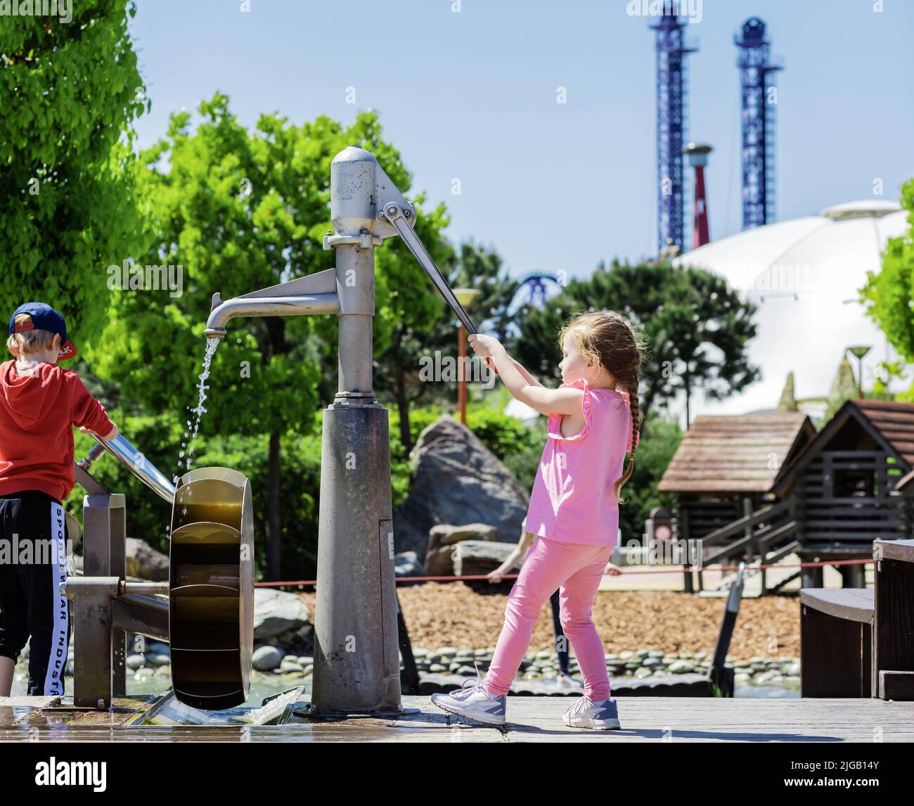 Active water pumps hi-res stock photography and images - Alamy