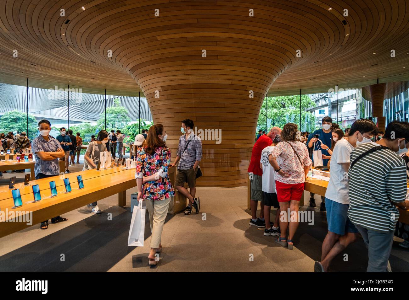 Apple central world bangkok hi-res stock photography and images - Alamy