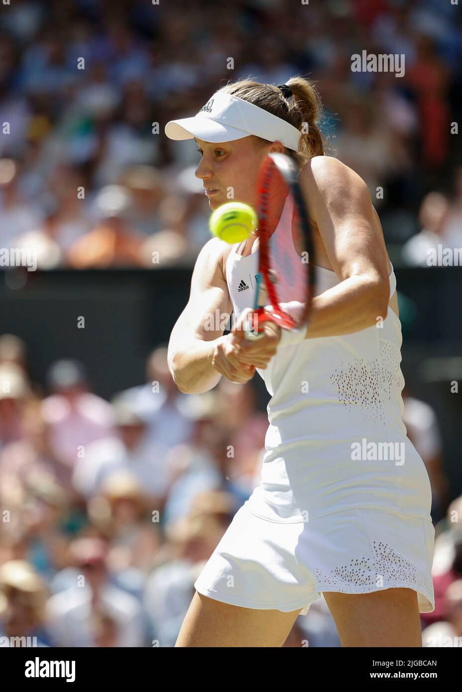 Rybakina wimbledon 2022 hi-res stock photography and images - Alamy