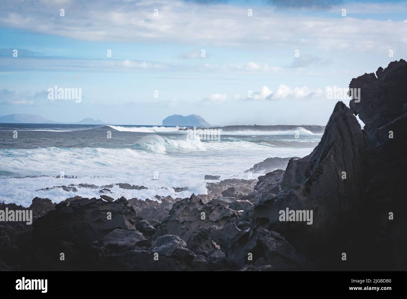 High ocean waves hi-res stock photography and images - Alamy