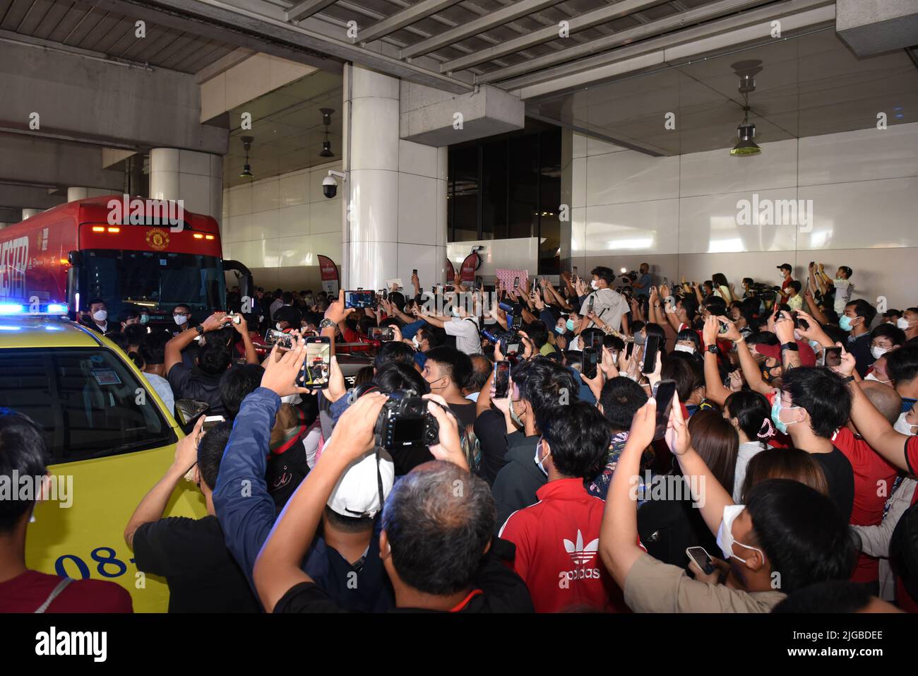 The red devils fans hi-res stock photography and images - Alamy
