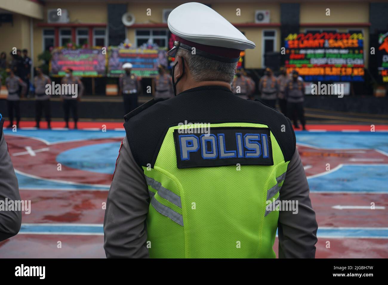 Indonesian police wear full uniform Stock Photo - Alamy