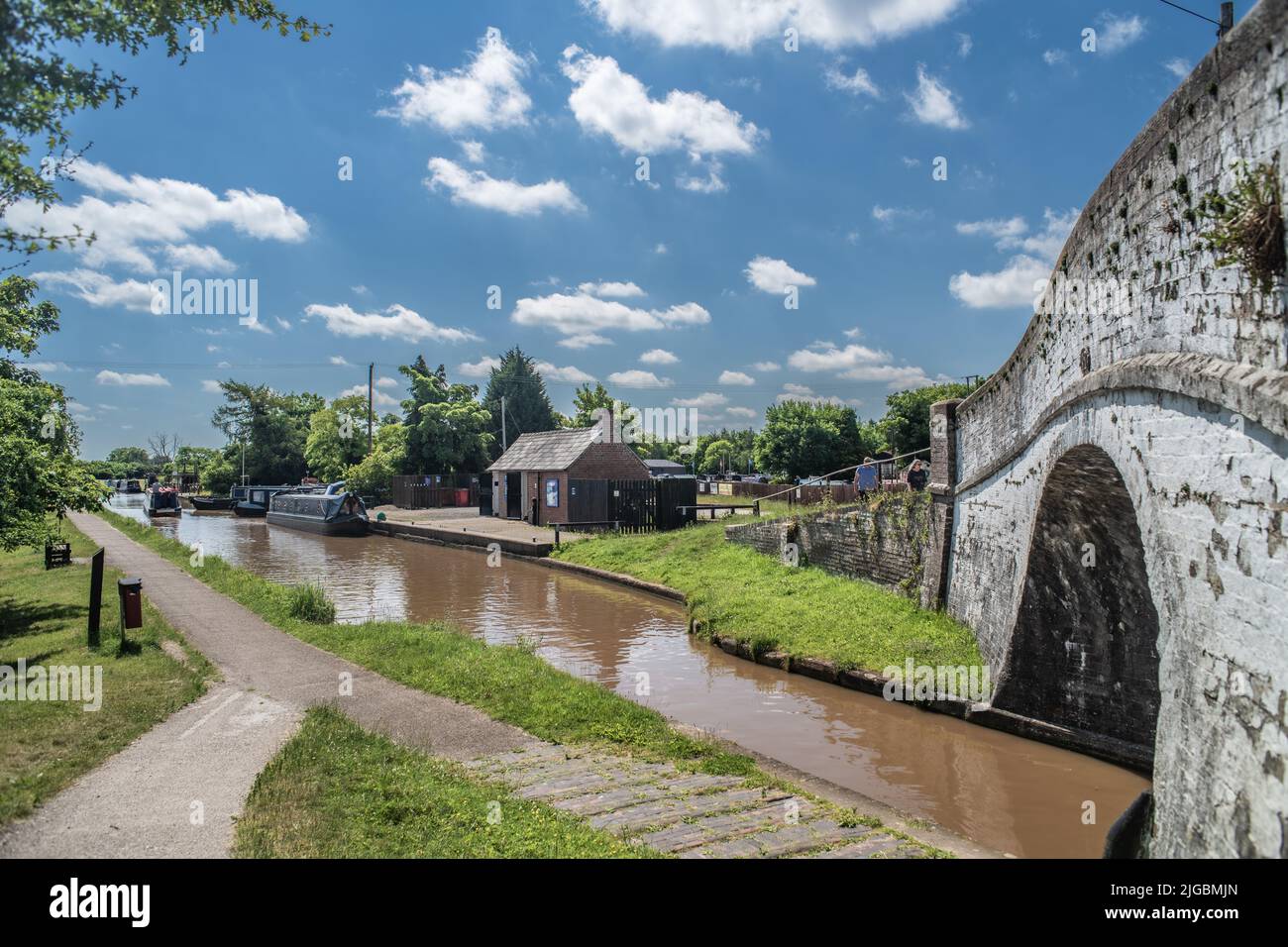 Nantwich Canal Marina bridge arch sunny day landscape, Shropshire Union ...