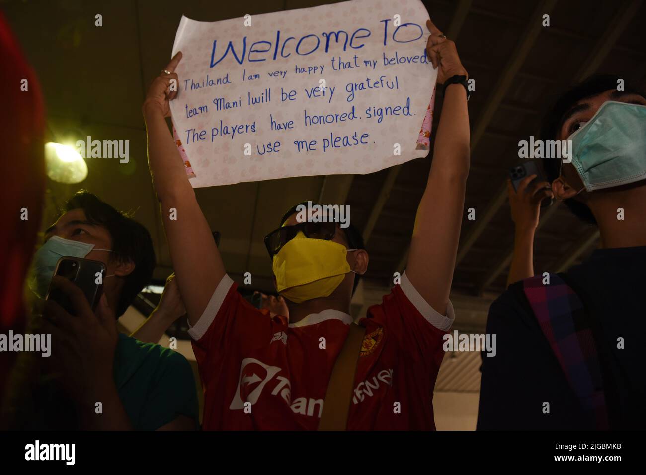 The red devils fans hi-res stock photography and images - Alamy