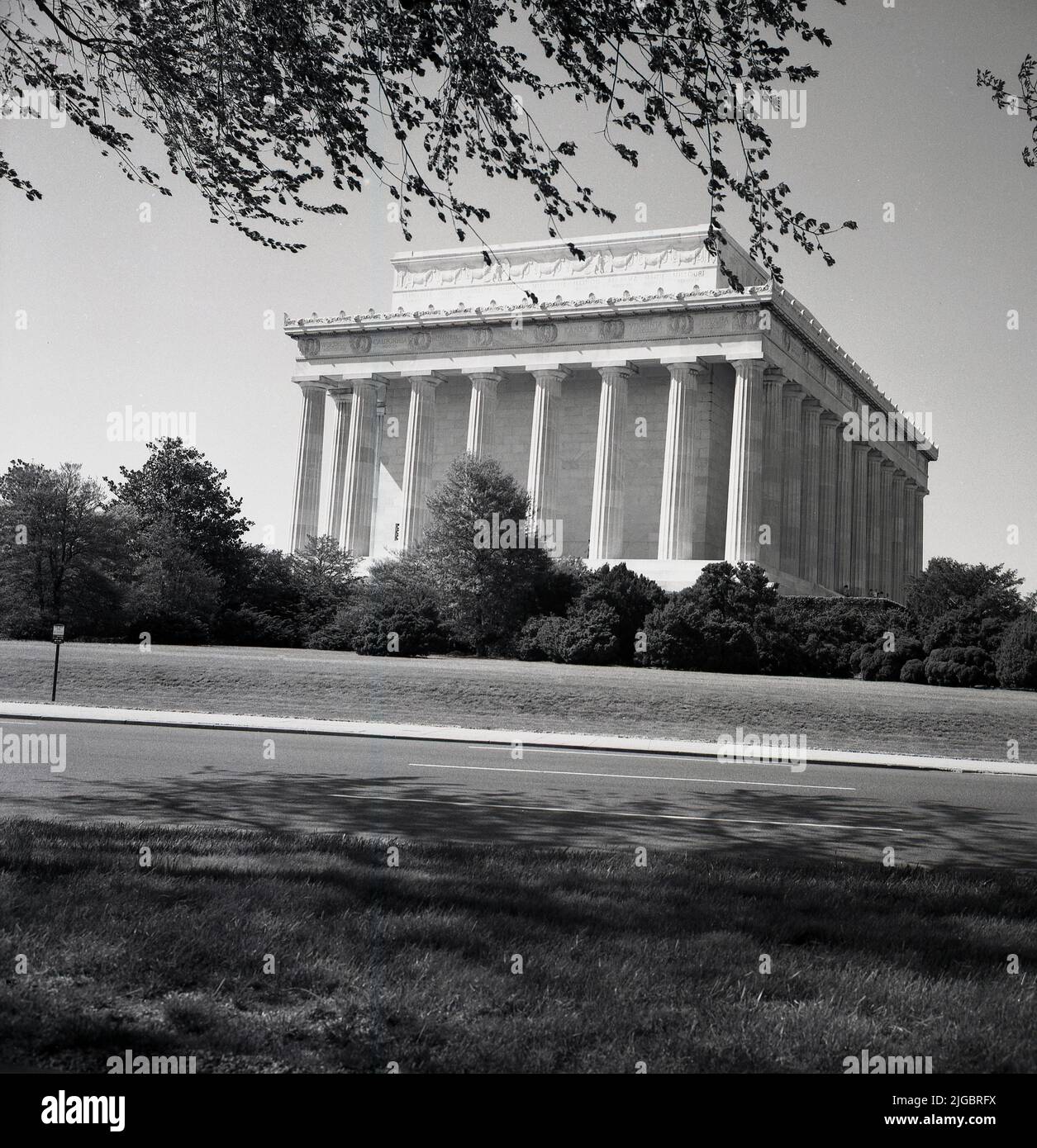 1960s, historical, exterior view from this era of the Lincoln Memorial ...
