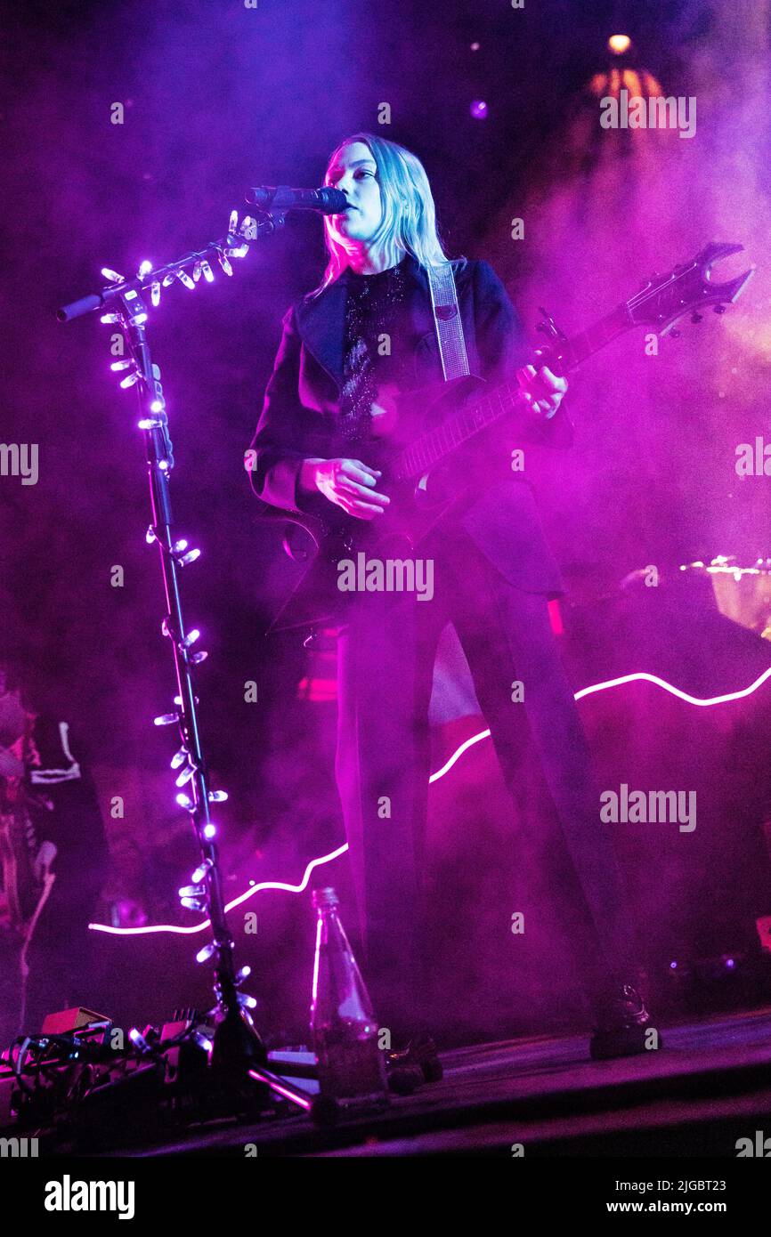 Phoebe bridgers hi-res stock photography and images - Alamy