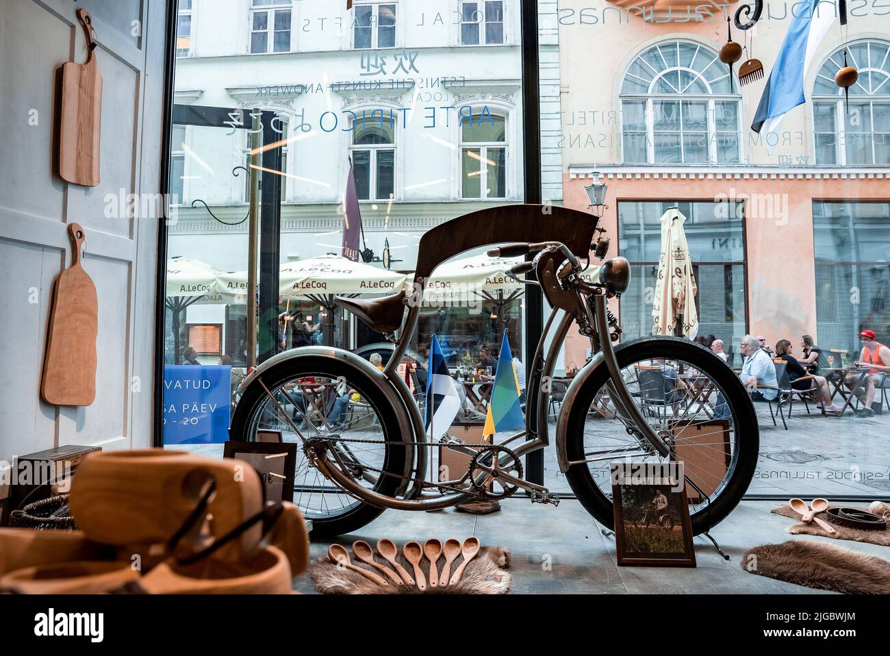 Bicycle shop interior hi-res stock photography and images - Alamy